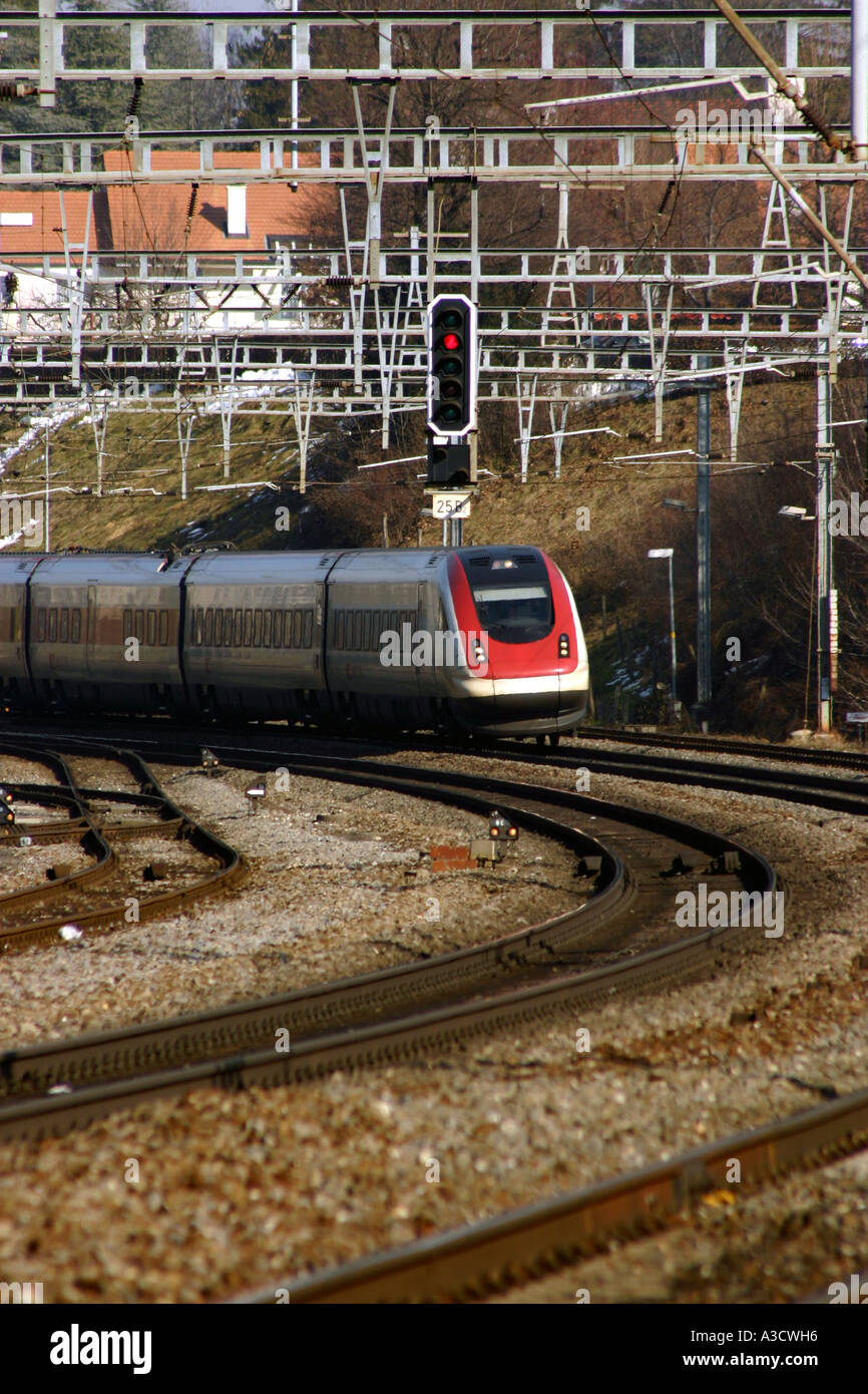 Train pendulaire Intercity suisse, à Nyon, Suisse Photo Stock - Alamy