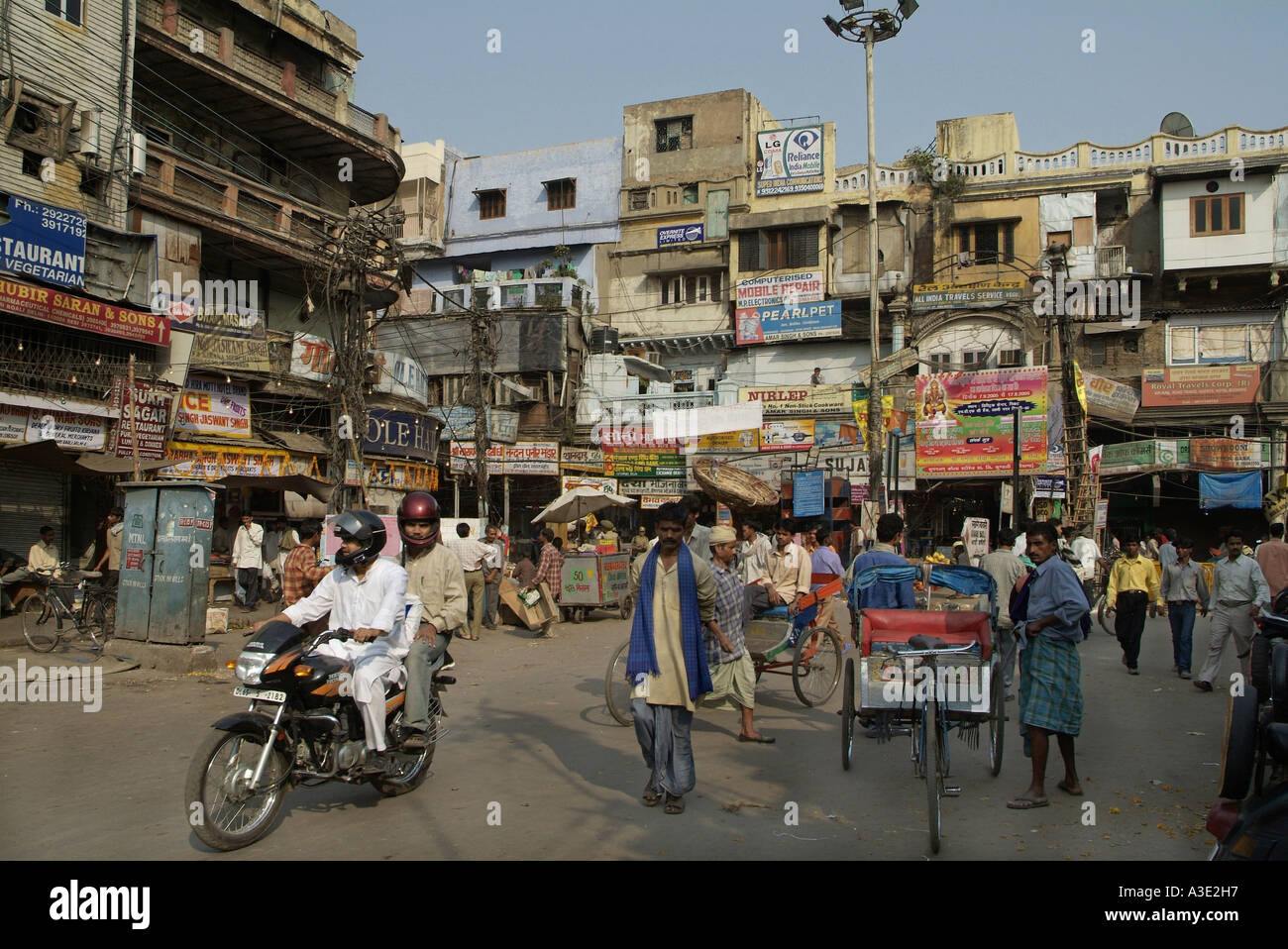Streets of india Banque de photographies et d’images à haute résolution ...