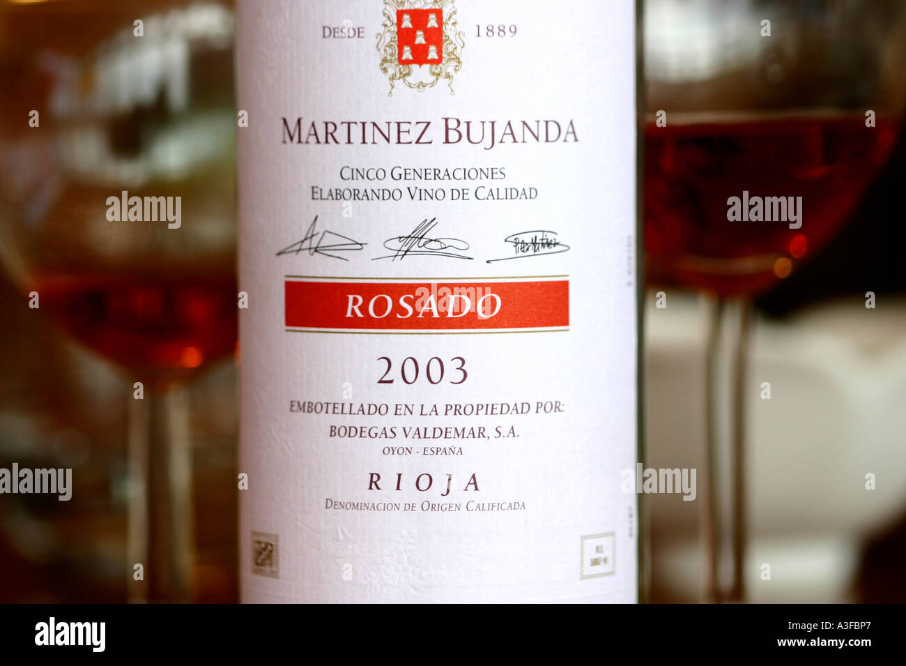 Rioja wine bottle label Banque de photographies et d’images à haute ...