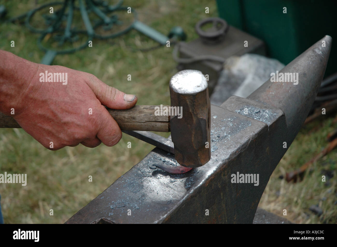 Marteau d'enclume Banque d'image et photos - Alamy