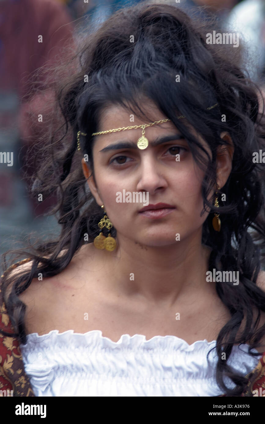 Gipsy girl Banque de photographies et d’images à haute résolution - Alamy