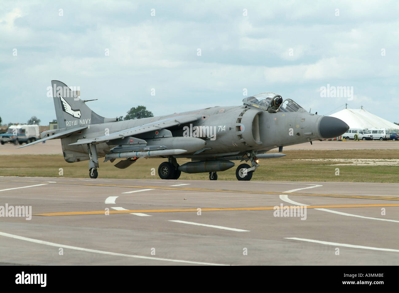 Royal navy sea harrier Banque de photographies et d’images à haute ...