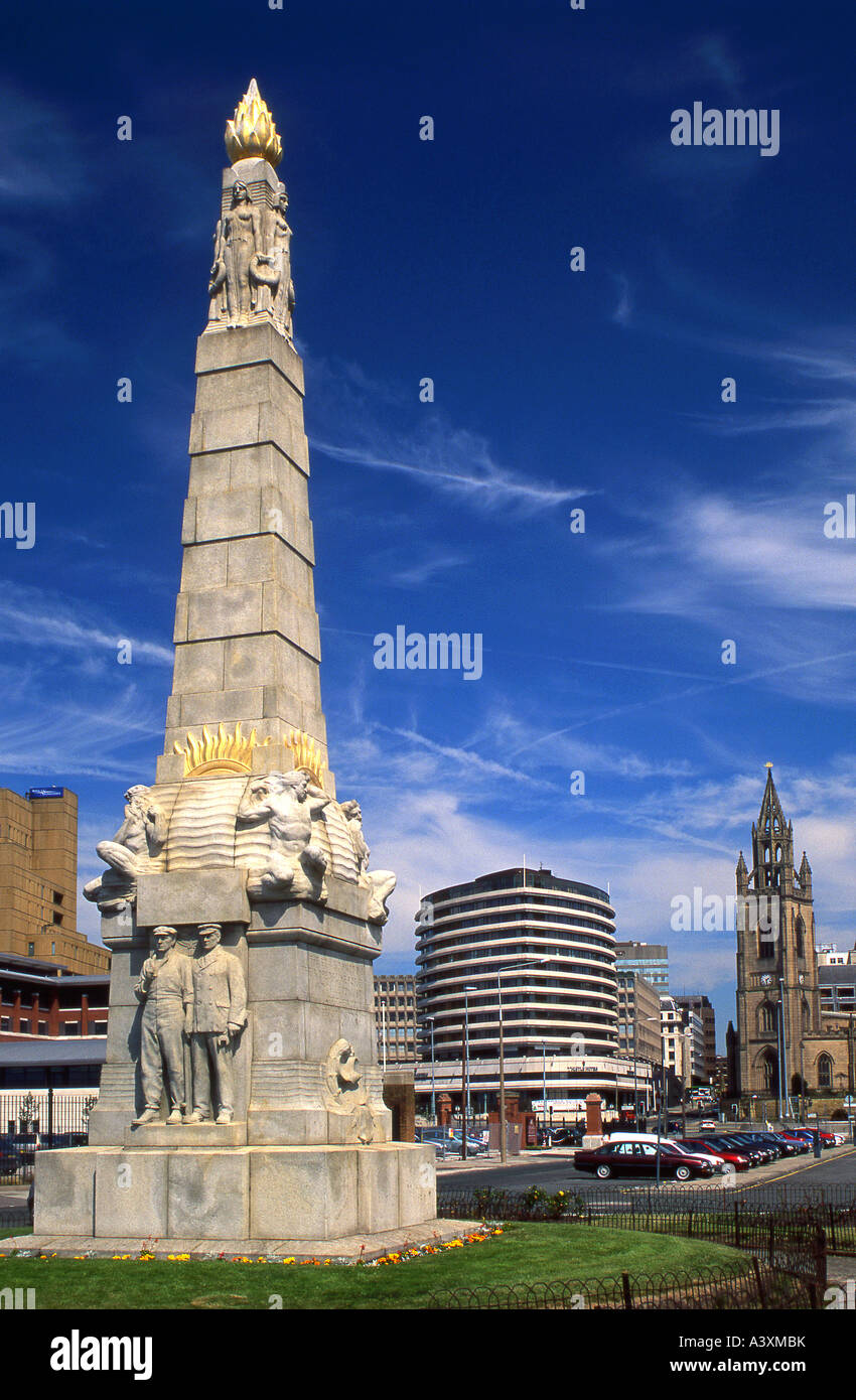 Titanic monument liverpool Banque de photographies et d’images à haute ...