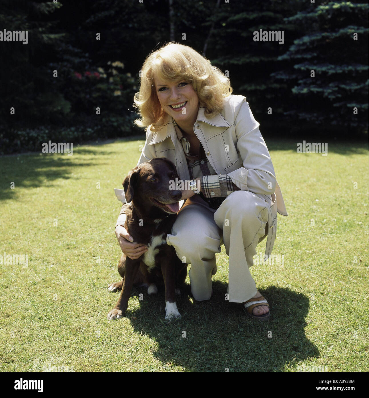 Fitz, Lisa, * 15.9.1951, artiste de cabaret allemand, pleine longueur ...