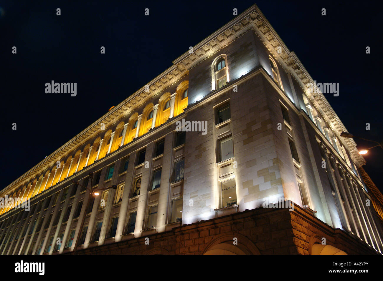 Tsum shopping center sofia bulgaria Banque de photographies et d’images ...