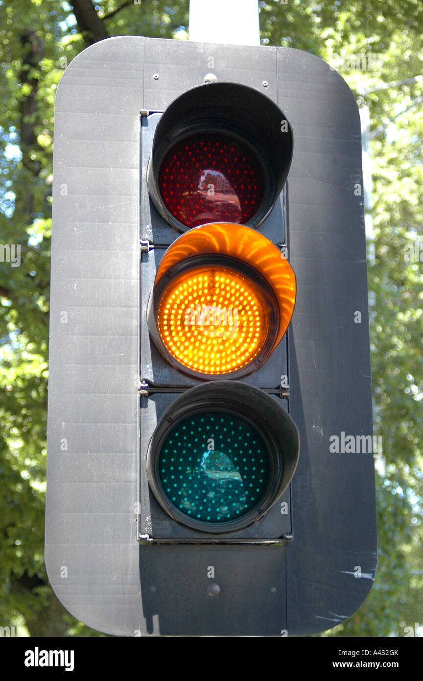 Feu de signalisation orange Banque de photographies et d’images à haute ...