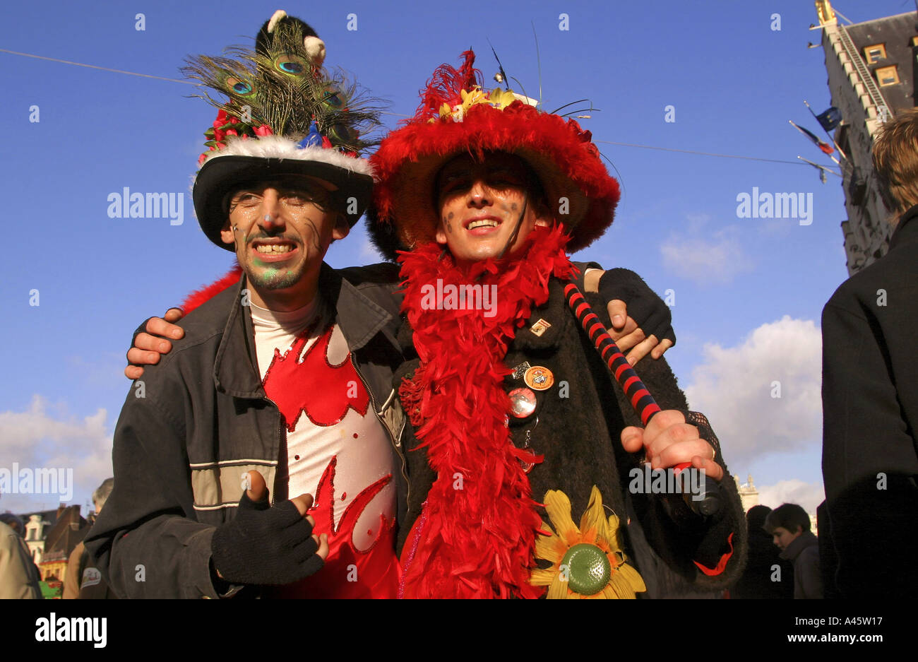 Les membres de la parade dans le carnaval dunkerque grand place à Lille ...