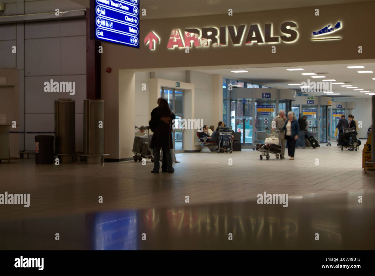 Luton Airport Inside Interior Banque d'image et photos - Alamy