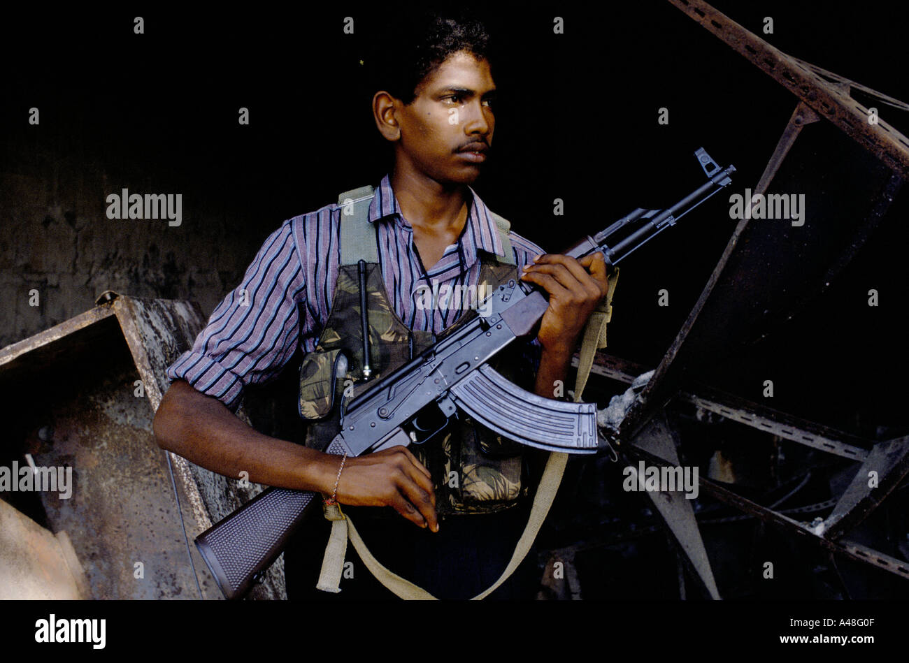 Tamil gun Banque de photographies et d’images à haute résolution - Alamy