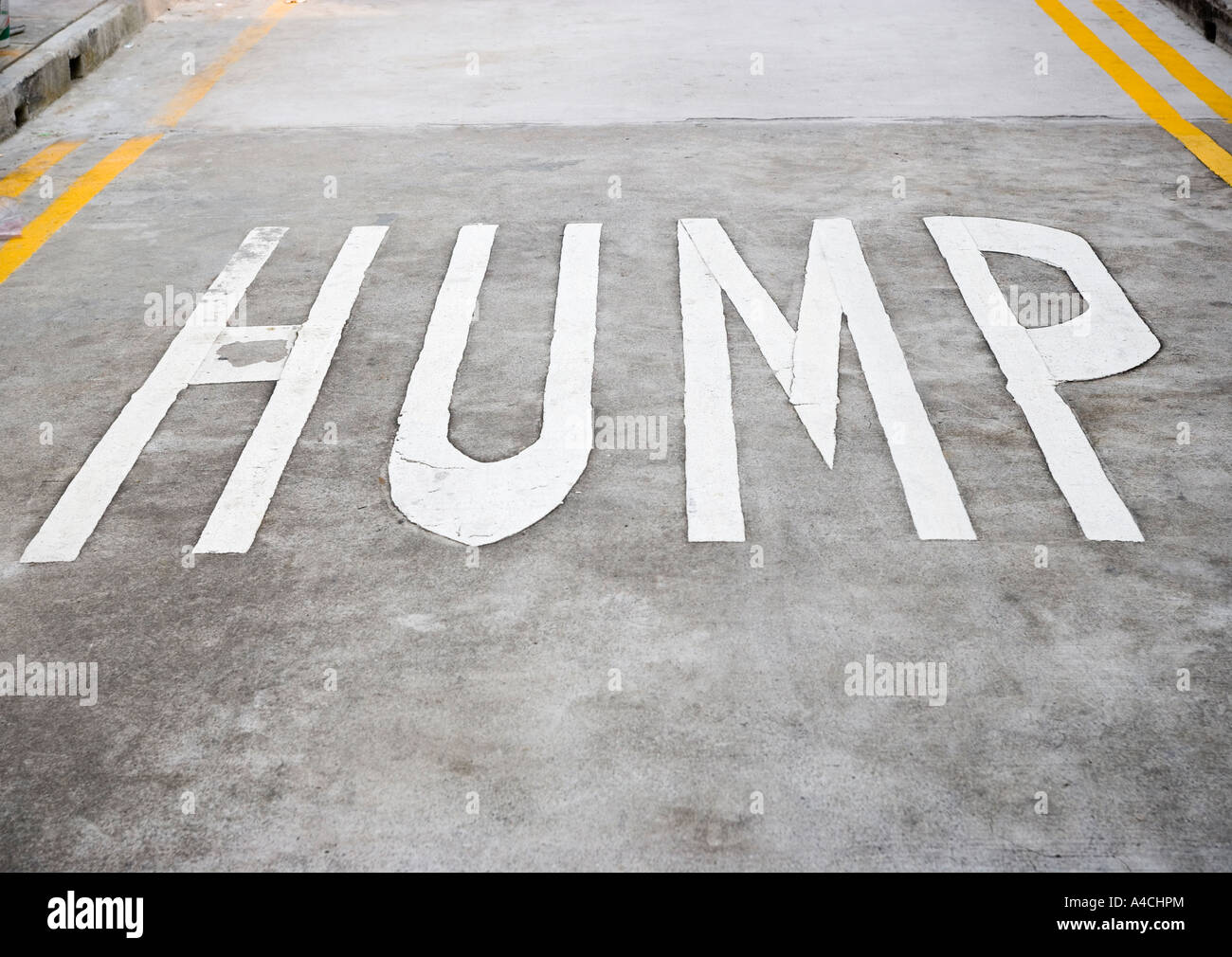 Road hump Banque de photographies et d’images à haute résolution - Alamy