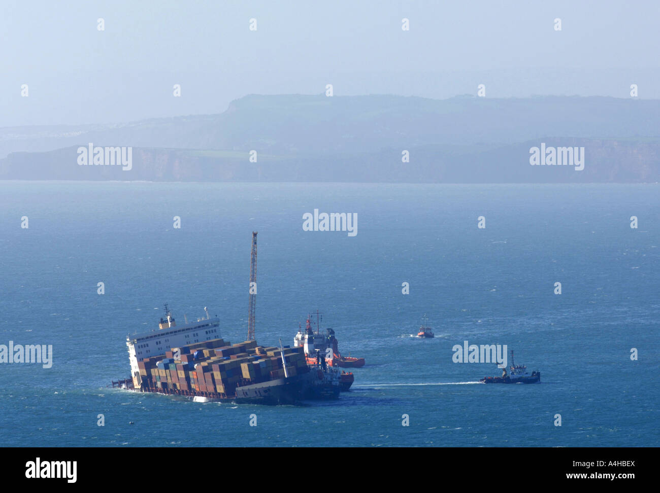Msc napoli container ship beached wreck boat napoli Banque de ...
