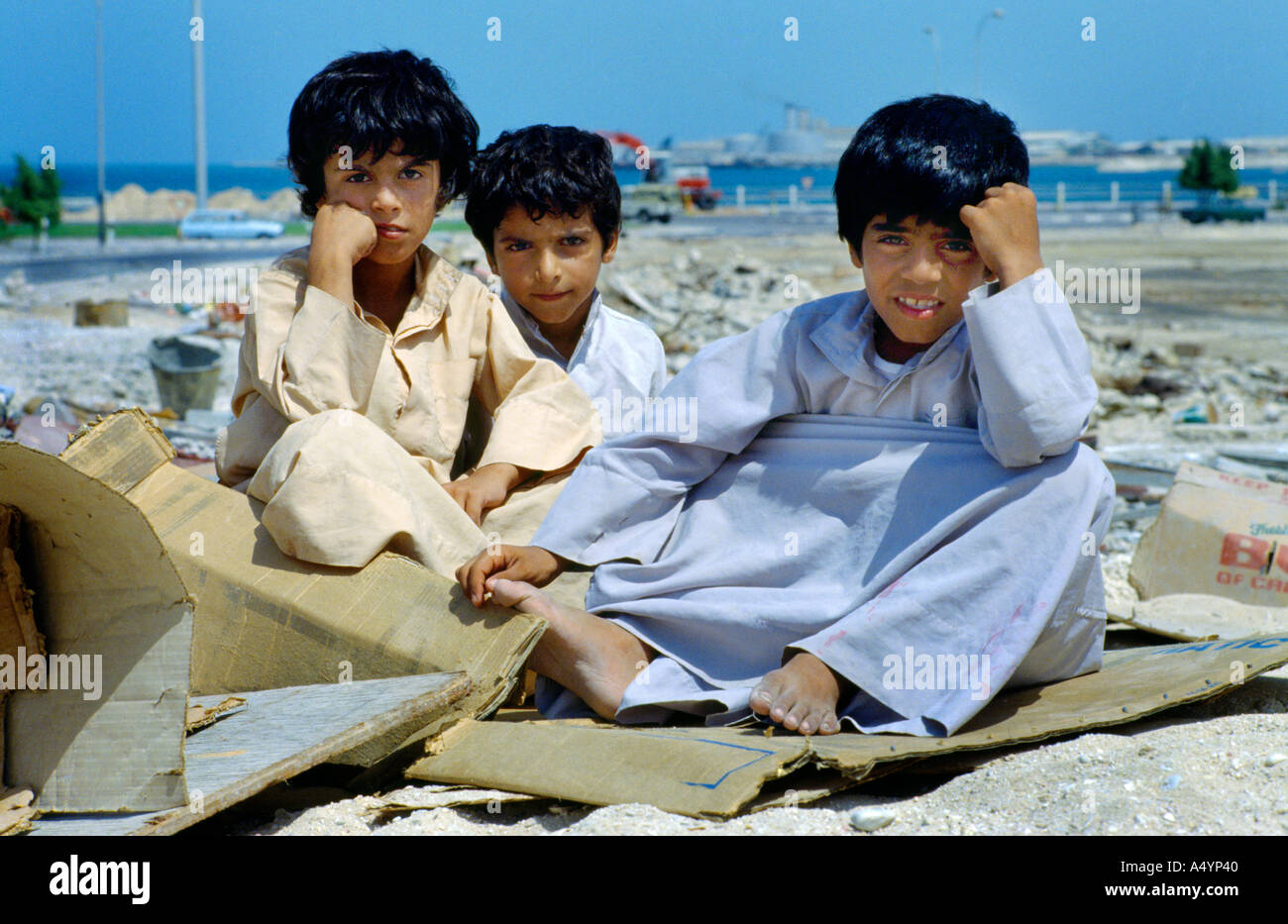 Qatari boys Banque de photographies et d’images à haute résolution - Alamy