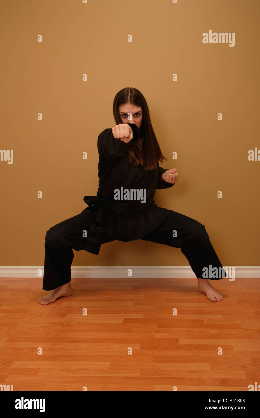 Un coup de poing Banque de photographies et d’images à haute résolution ...