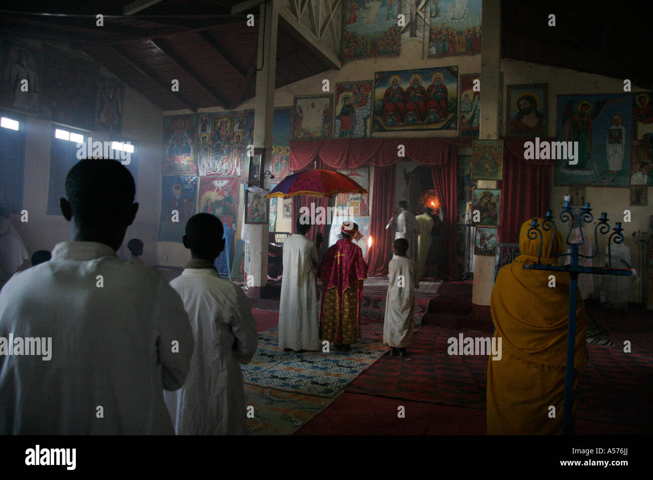 Jb1306 Masse mihur eyesus Éthiopie matin monastère orthodoxe religion ...