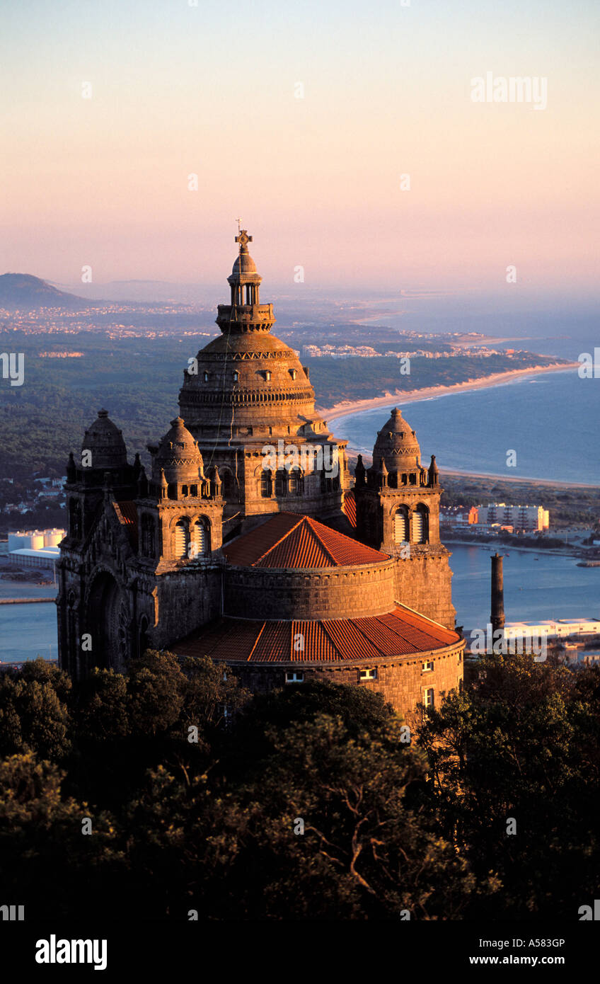 Castelo do Neiva sur la Monte de Santa Luzia , Viana do Castelo , Regio ...