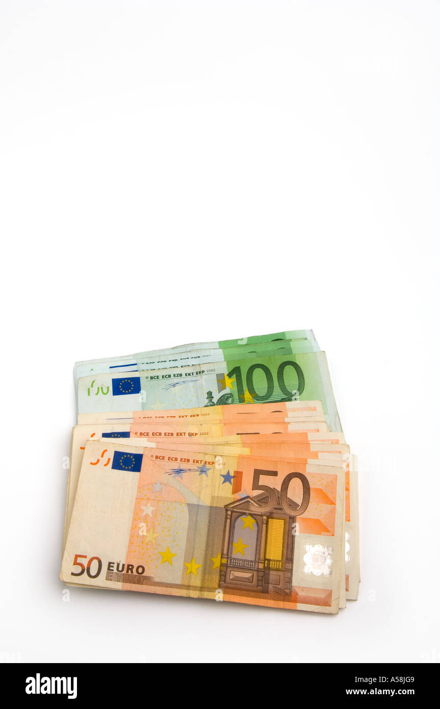 100 euros Banque d'images détourées - Alamy