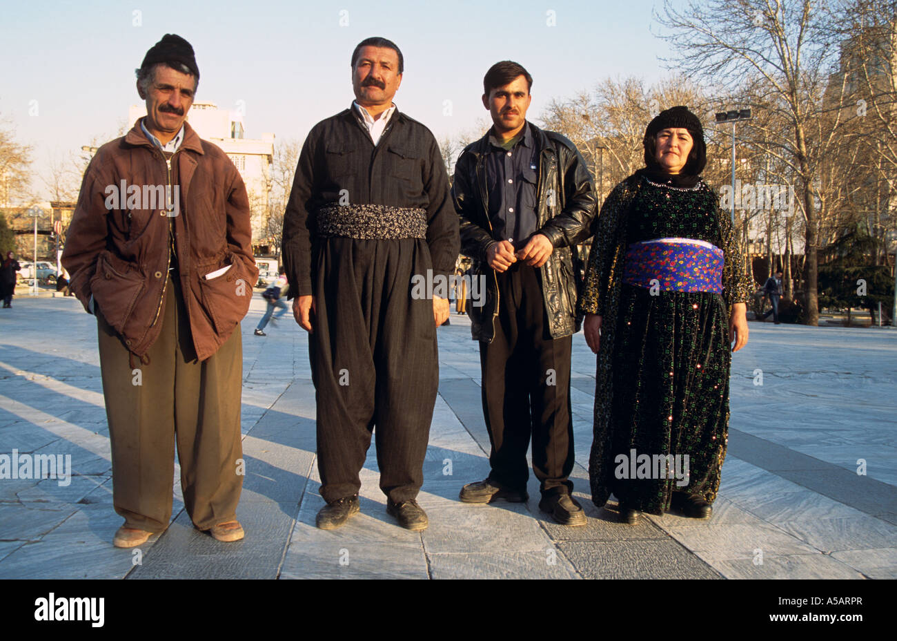 Iranian clothes Banque de photographies et d’images à haute résolution ...