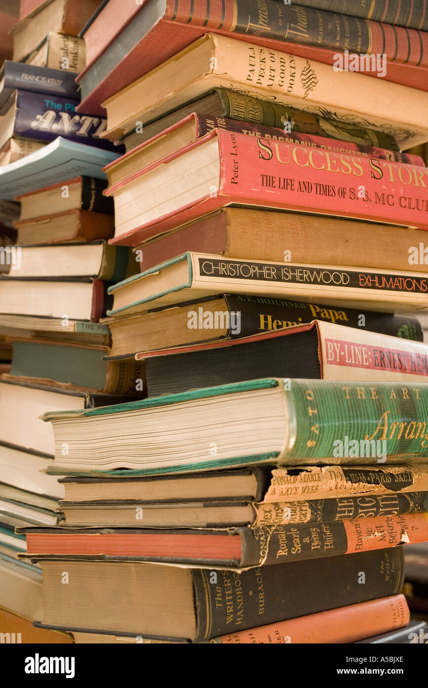 Piles of books Banque de photographies et d’images à haute résolution ...
