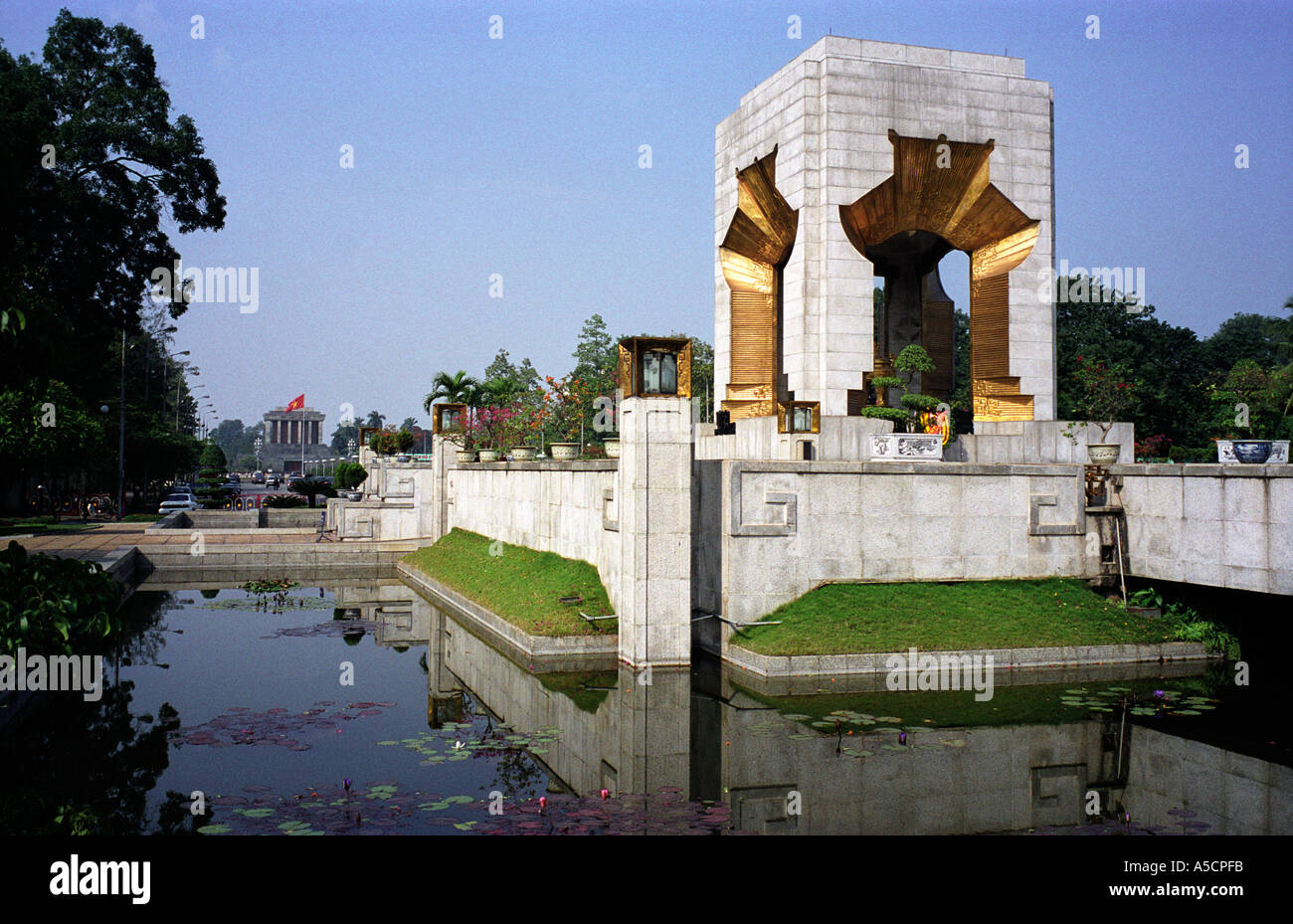 Martyrs monument hanoi vietnam Banque de photographies et d’images à ...