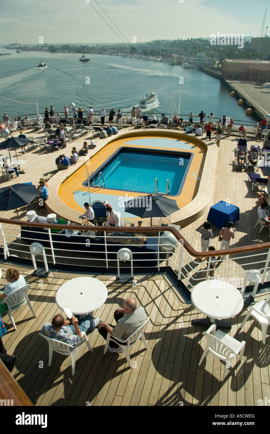 Vue panoramique sur la piscine et aftdeck de Holland America le bateau ...