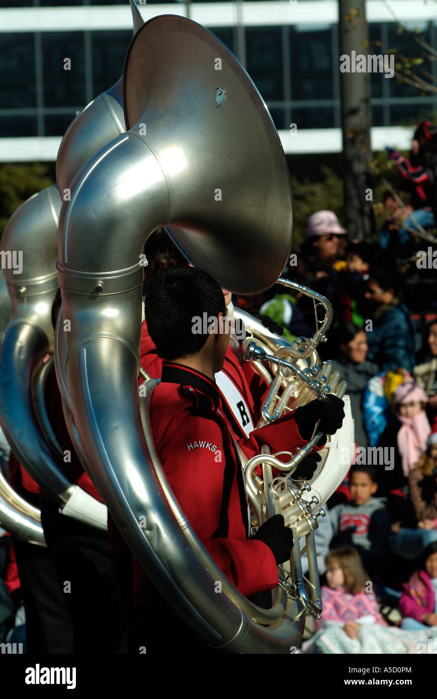 Musiciens jouant du tuba Banque de photographies et d’images à haute ...