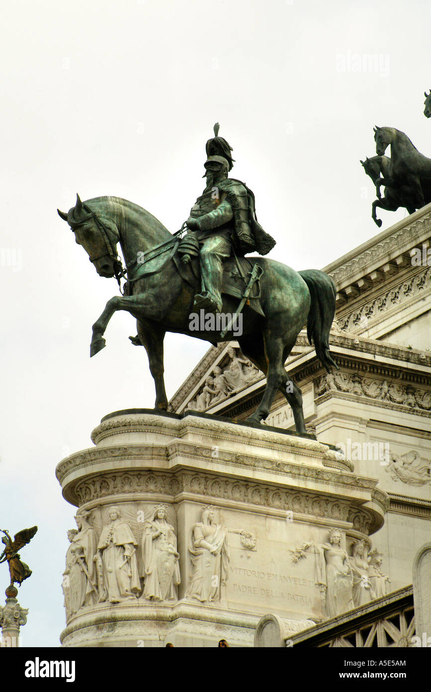 Rome Italie statue équestre de Vittorio Emanuele II de Savoie, premier ...