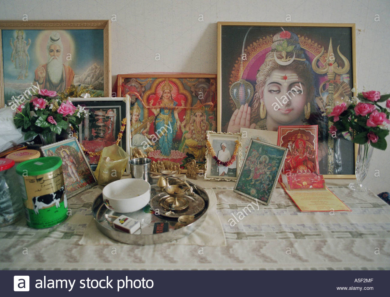 Hindu Altar Home Banque d'image et photos - Alamy
