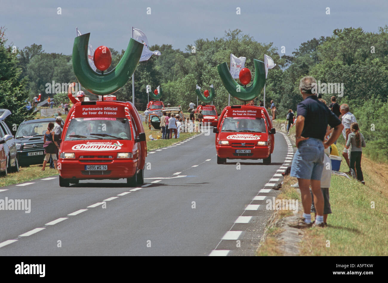 Caravane publicitaire tour de france Banque de photographies et d ...