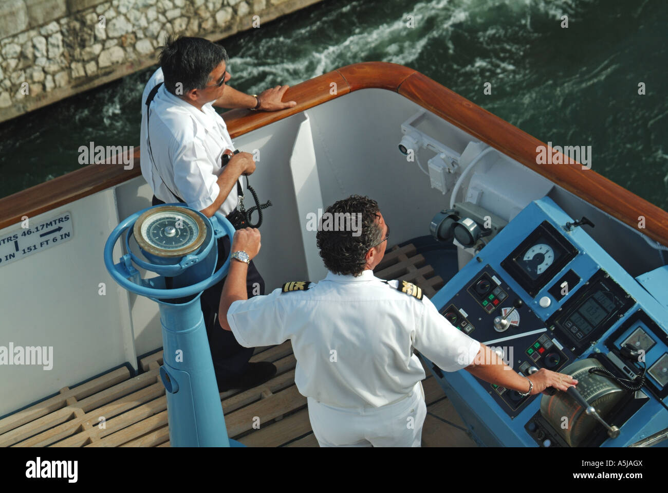Ship captain uniform Banque de photographies et d’images à haute ...