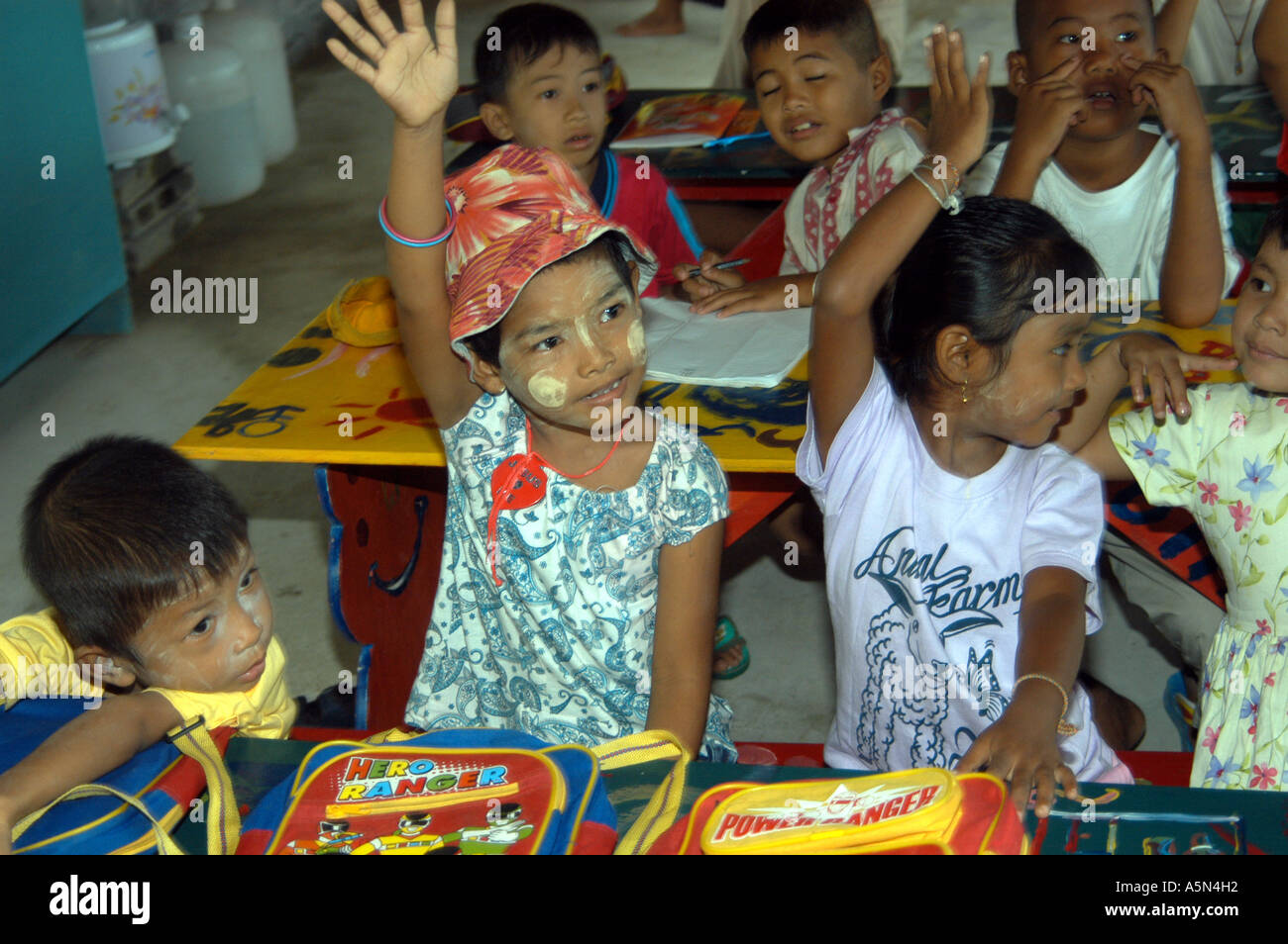 Enfants immigrants Banque de photographies et d’images à haute ...