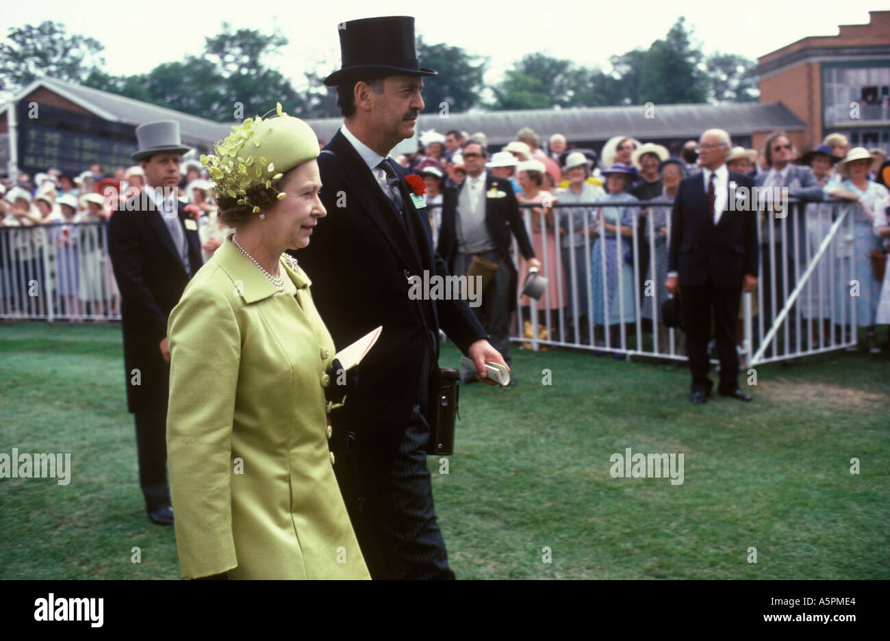 1985 queen elizabeth ii Banque de photographies et d’images à haute ...