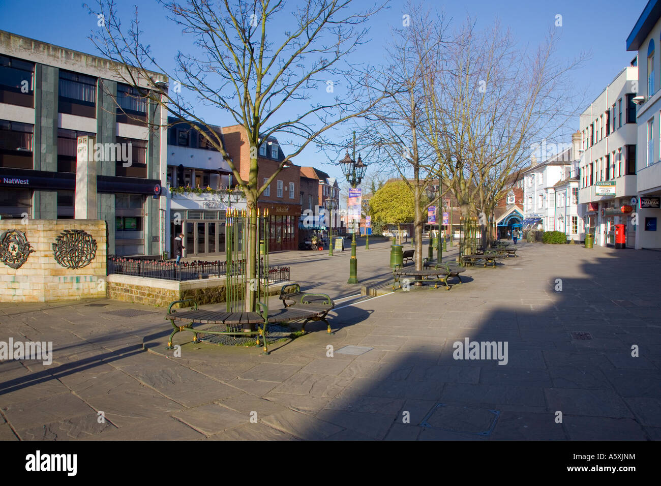Horsham town centre england Banque de photographies et d’images à haute ...