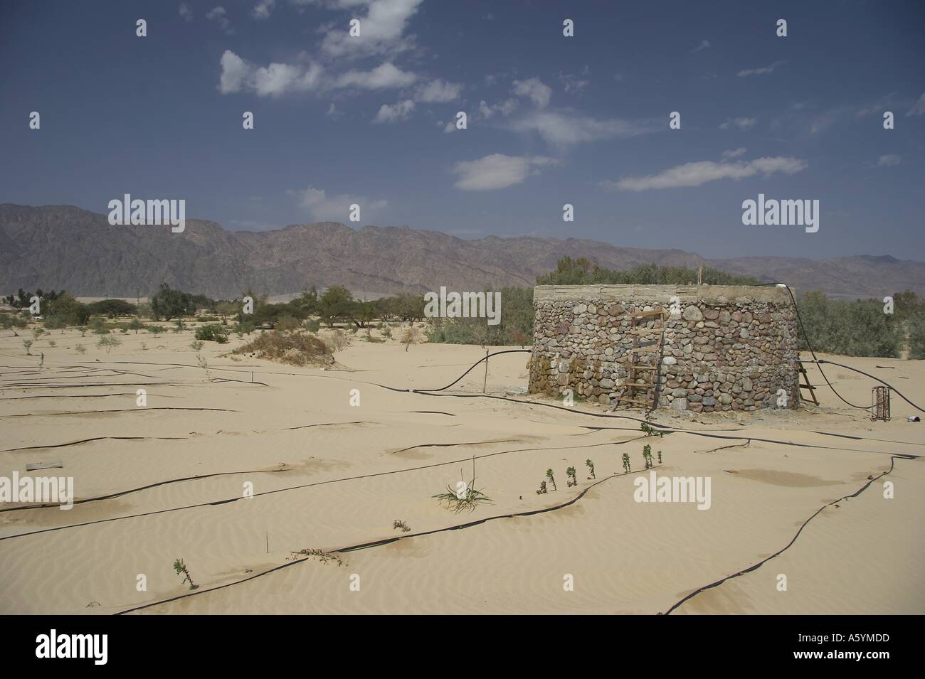 Water cistern desert Banque de photographies et d’images à haute ...