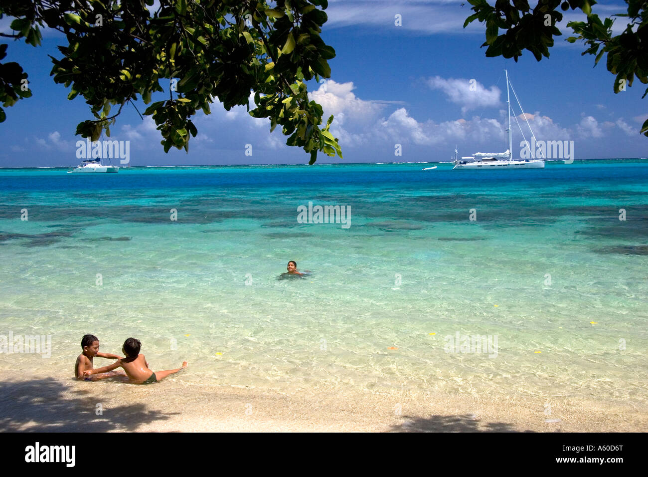 French polynesia tahiti island children Banque de photographies et d ...