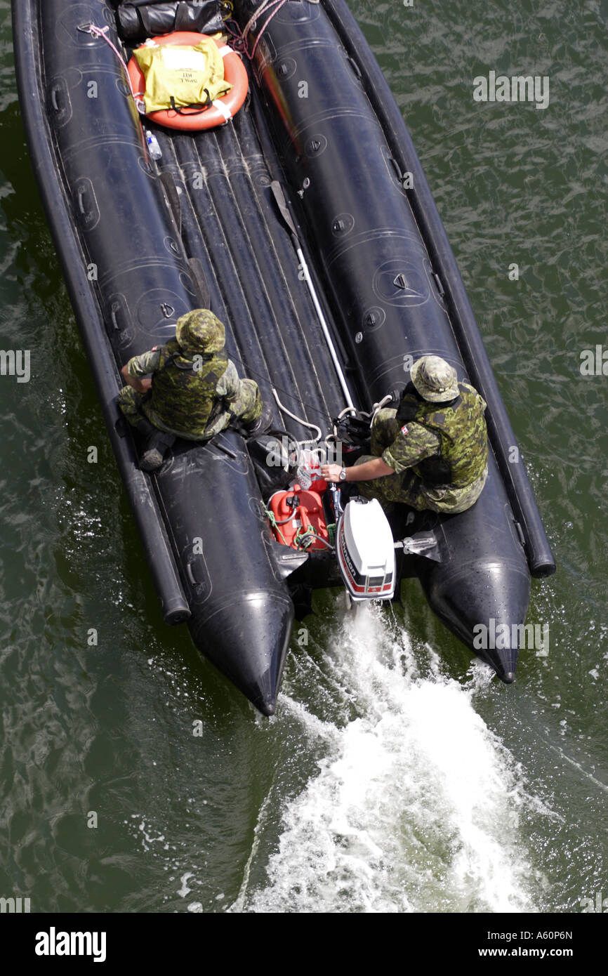 Bateau de patrouille militaire canadien Photo Stock - Alamy