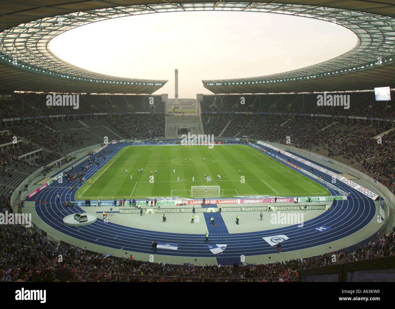 Terrains de football sur le ring du stade Banque de photographies et d ...