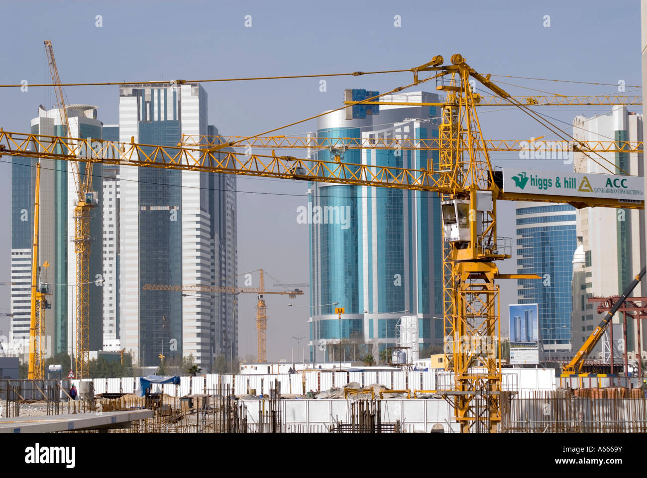 Building construction doha qatar Banque de photographies et d’images à ...