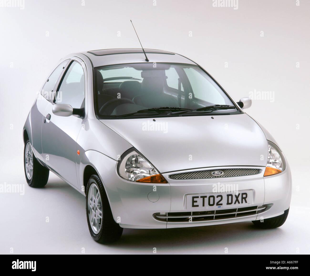 2002 ford ka Banque de photographies et d’images à haute résolution - Alamy