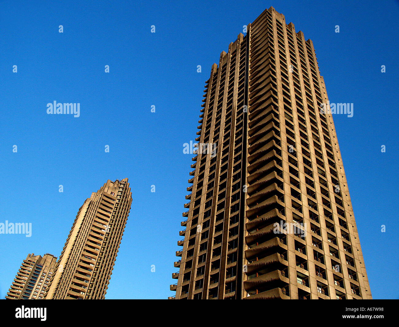 Barbican towers Banque de photographies et d’images à haute résolution ...