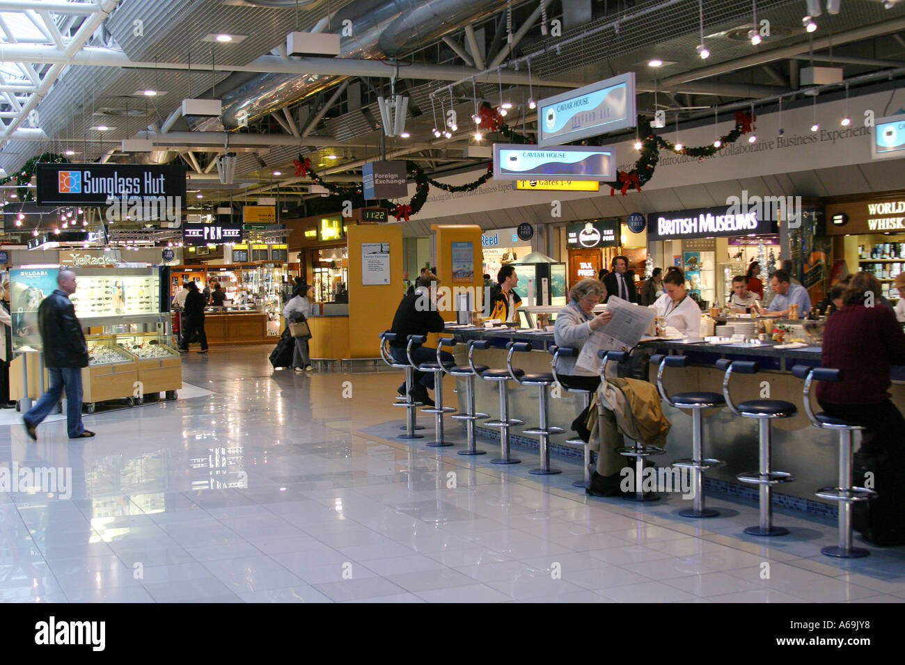 Heathrow inside Banque de photographies et d’images à haute résolution ...
