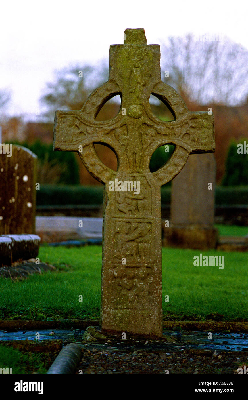 Ancienne haute croix Banque de photographies et d’images à haute ...