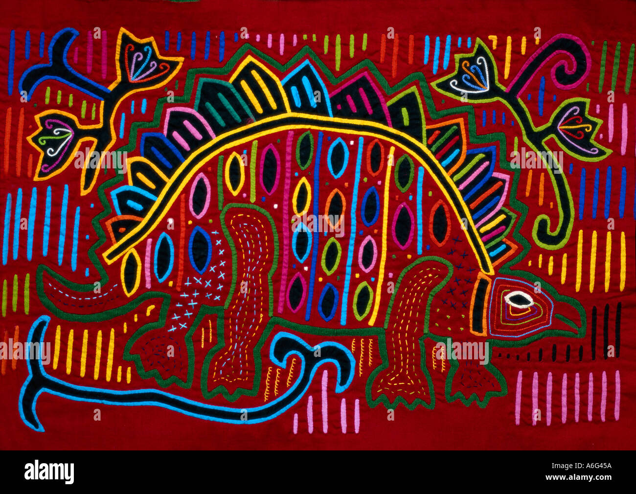 PANAMA SAN BLAS ISLANDS INDIENS KUNAS MOLA Tissu de dinosaure Photo ...