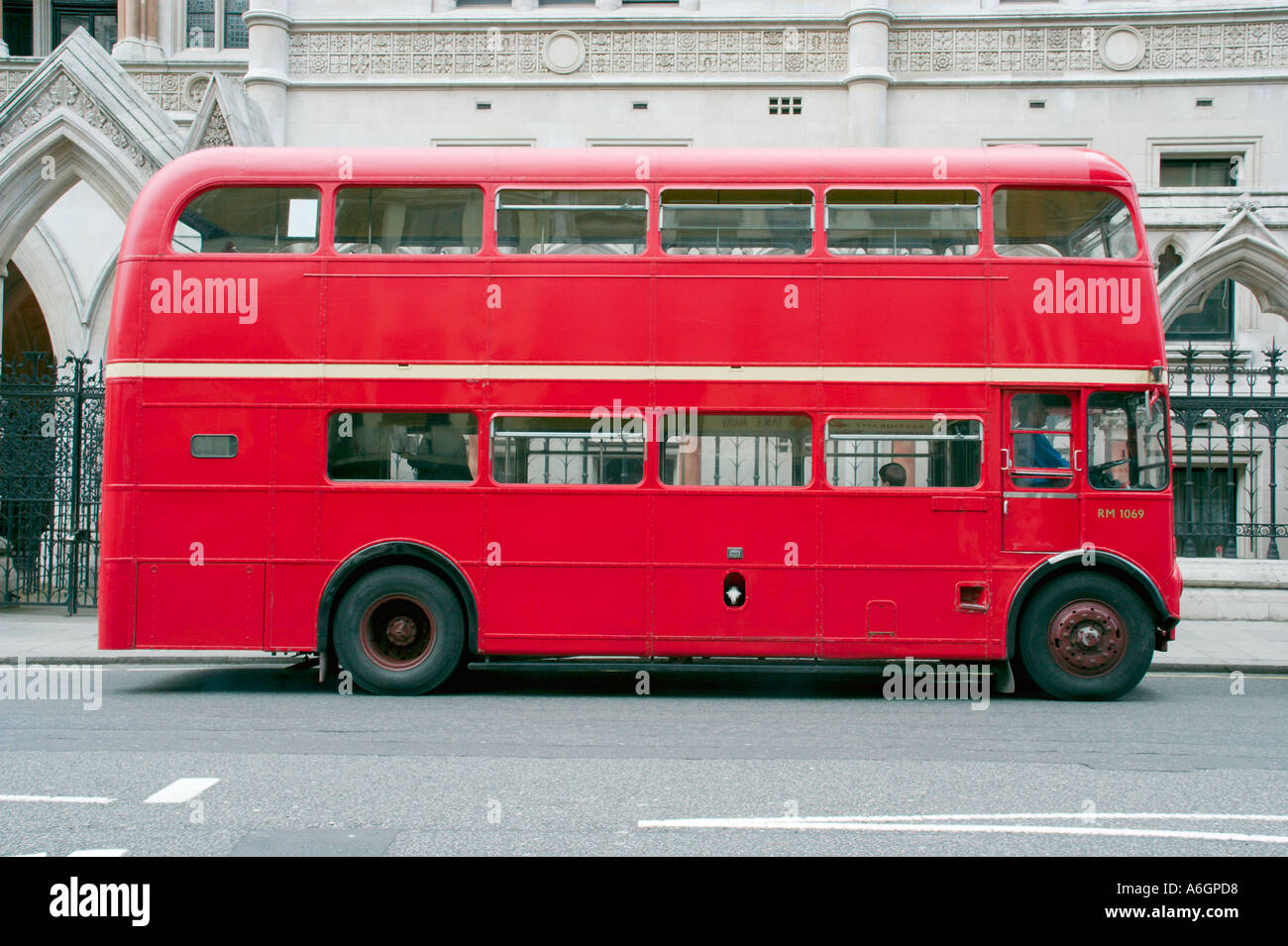 Bus anglais Banque de photographies et d’images à haute résolution - Alamy