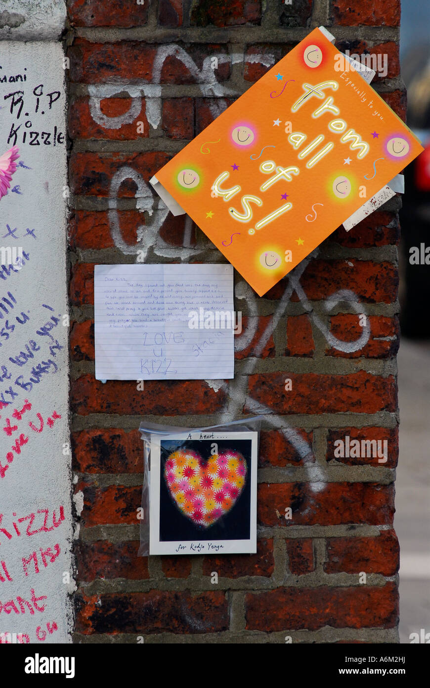 Adolescent poignardé mort dans la rue Banque de photographies et d ...