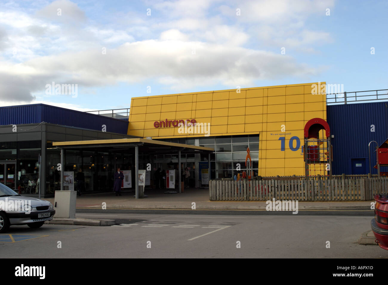 Ikea warehouse parking Banque de photographies et d’images à haute ...