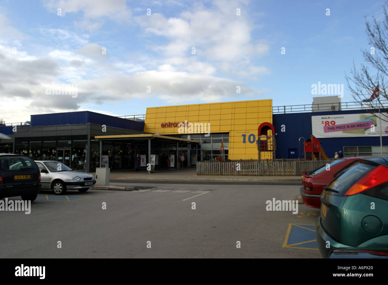 Ikea warehouse parking Banque de photographies et d’images à haute ...