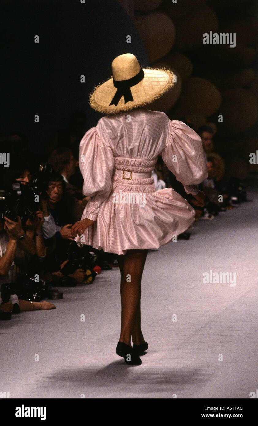 Mode, années 1980, mannequin, tenue vestimentaire, pleine longueur ...