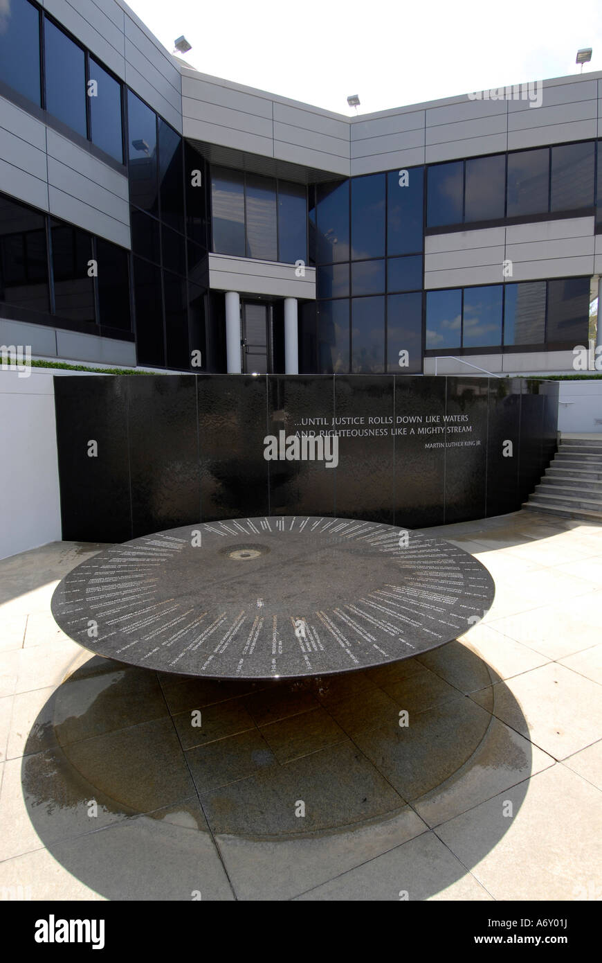 Mémorial Chronologie par Maya Lin architecte du Civil Rights Memorial ...