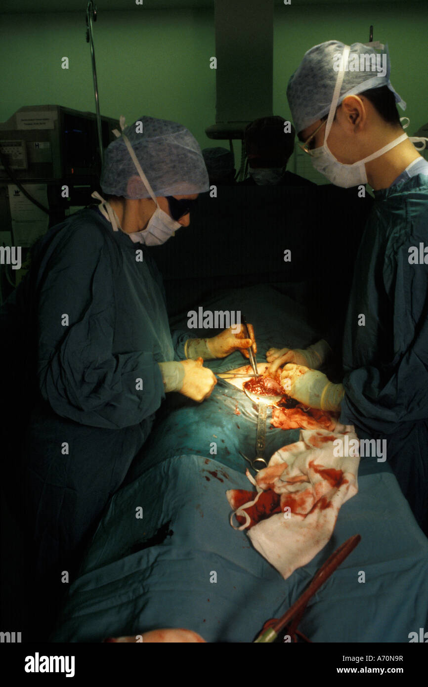 Caesarian operation Banque de photographies et d’images à haute ...