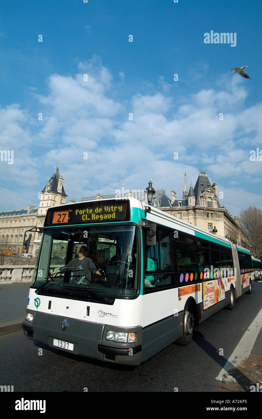 Service de bus de paris Banque de photographies et d’images à haute ...